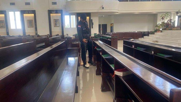 H-1 Natal, Detasemen Gegana Brimob Polda Kaltim Sterilisasi 14 Gereja di Balikpapan ...