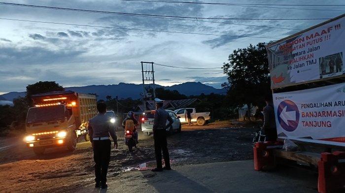 Suasana Terkini Jalur Alternatif Kaltim-Kalsel Usai Jembatan Busui di ...