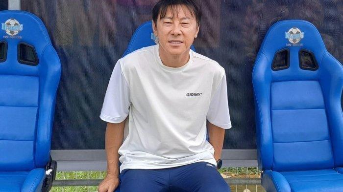 Shin Tae Yong Jadi Cameo Di Film Ghost Soccer Bola Mati Debut Akting