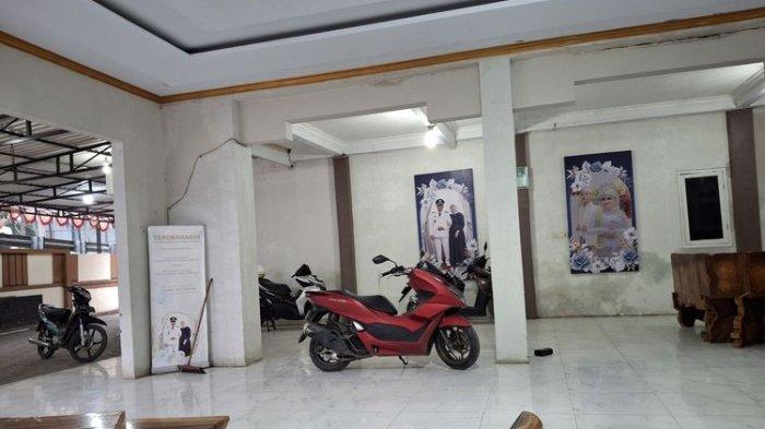 Viral Rumah Kades Kohod Bak Showroom Motor, Sejak Kasus Pagar Laut Koleksi Kendaraan Mendadak ...