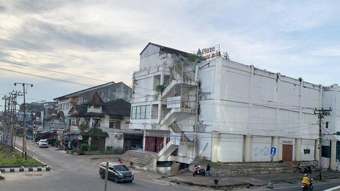 Gedung Plaza 21 Samarinda Resmi Beralih Fungsi Jadi Kantong Parkir, Bakal Dibangun Ulang 5 ...