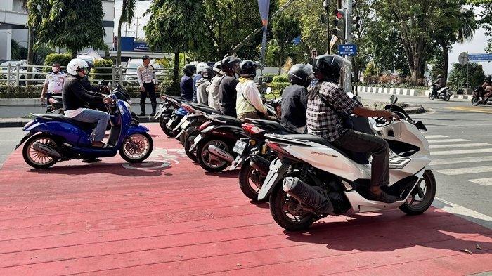 Manfaat Ruang Henti Khusus Motor di Jalan Raya Samarinda, Banyak ...