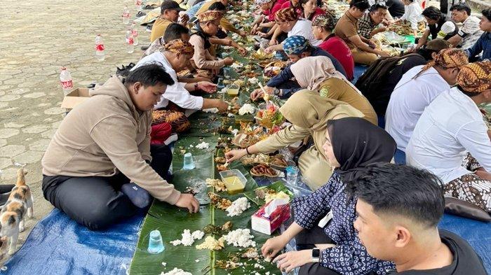 Nasi Bekepor di Kukar Kaltim Cerminkan Persatuan, Warisan Kuliner ...