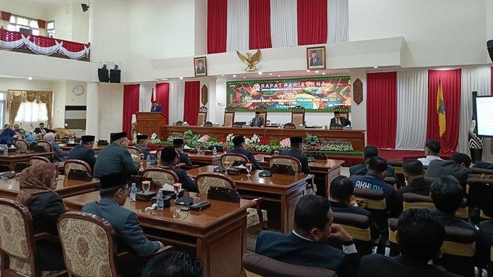 Bupati Paser Sampaikan Laporan Pertanggungjawaban Pelaksanaan APBD Tahun 2023 - Tribunkaltim.co