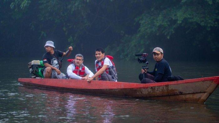 Nikmati Keindahan Hutan dengan Perahu saat Berkunjung ke Danau Nyadeng ...