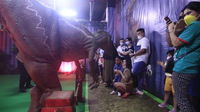 Dino Jungle Live Show City Centrum Samarinda, Pengunjung Akui ...
