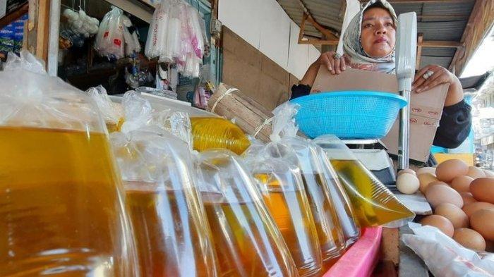 Subsidi Dicabut, Harga Minyak Goreng Curah di Pasar Sepinggan Balikpapan Naik hingga Stok Kurang ...