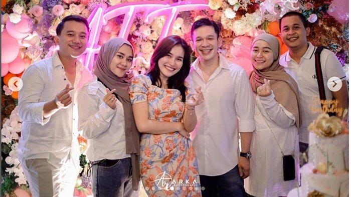 Ayu Ting Ting Posting Foto Jordi Onsu di Momen Ulang Tahun, Sarwendah Ucapkan Selamat ...