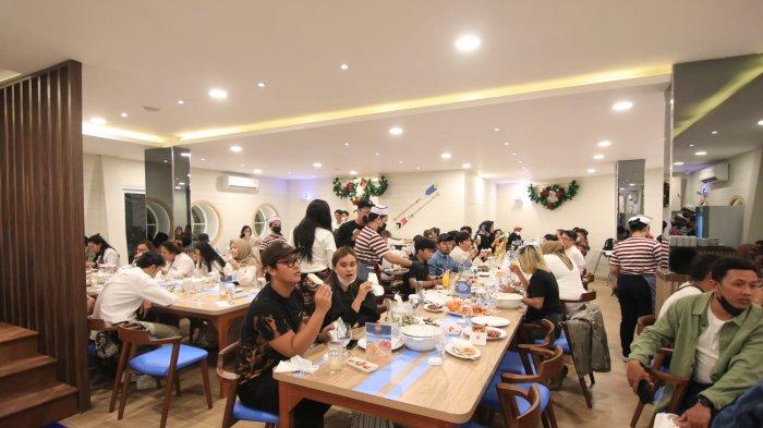 Kapal Coral Princess BSB Seafood 45, Spot Kuliner Favorit BSB ...