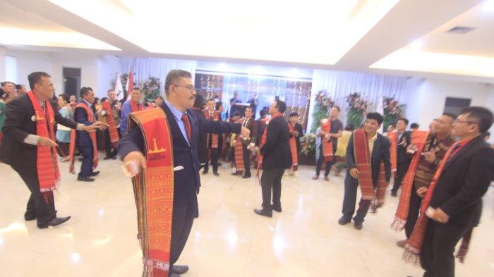 Pengurus PPTSB Kaltim Resmi Dilantik, Poltak Minta Warga Batak Pro ...