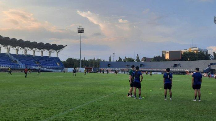 Jadi Pelatih Baru Borneo FC, Andre Gaspar Langsung Pimpin Latihan di ...