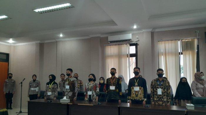 Kapolres Bontang Ingatkan Jangan Tergiur Iming-iming Bisa Loloskan ... Kapolres Bontang Ingatkan Jangan Tergiur Iming-iming Bisa Loloskan ...