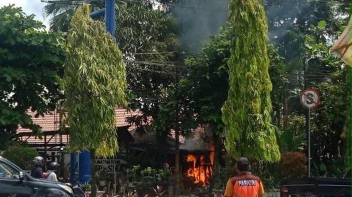 Kebakaran Kios Bunga di Gunung Kelua Samarinda, Saksi Melihat Ada ...