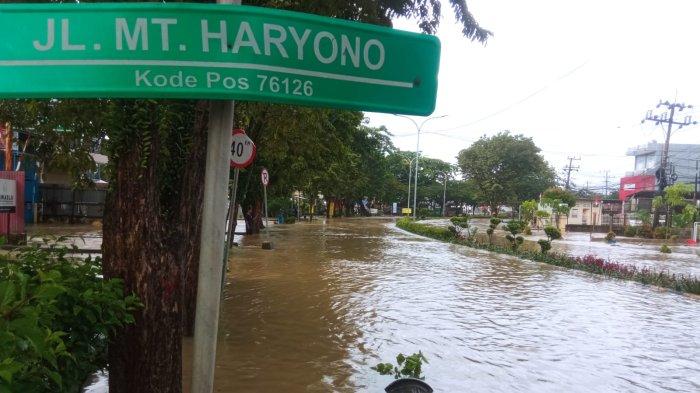 BREAKING NEWS Ruas Jalan MT Haryono Balikpapan Tergenang Banjir ...