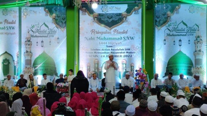 Ribuan Jamaah Hadiri Tausiyah Ustad Das'ad Latif Saat Maulid Nabi Muhammad SAW di Samarinda ...