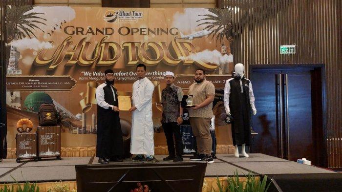 Hadir di Balikpapan, Ustadz Khalid Basalamah Grand Opening Uhud Tour ...