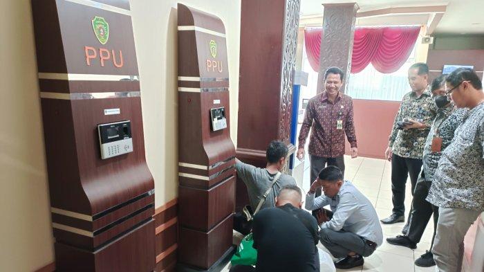 Absensi Elektronik Akan Diberlakukan, Alat Fingerprint di Kantor Pemkab ...