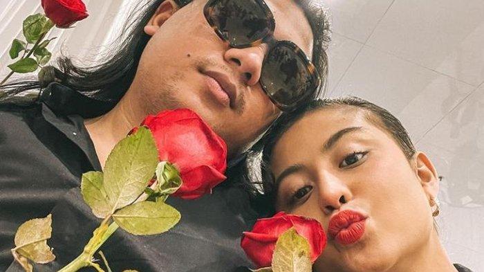 Awkarin Tanya Ini ke Keanu Setelah Ditanya Warganet Berapa Jumlah ...