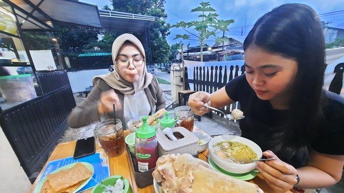 Mantul Nikmatnya Bakso Stengkel & Sop Tulang di Kantin Terserah ...