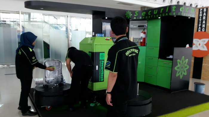 Securitech Wrapping di Bandara SAMS Sepinggan Ternyata Buatan Anak ...