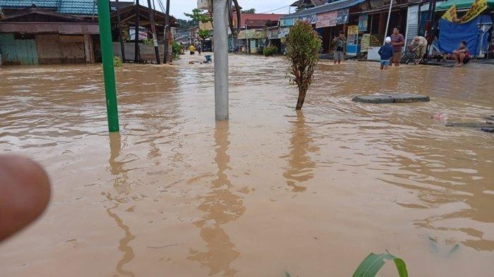 BREAKING NEWS Hujan dari Subuh, Sejumlah Kawasan di Samarinda Terendam Banjir dan Alami Longsor ...