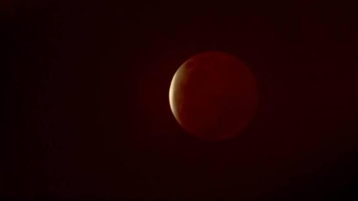 Sabtu Dini Hari Ada Gerhana Bulan Total, Begini Penampakan Blood Moon ...