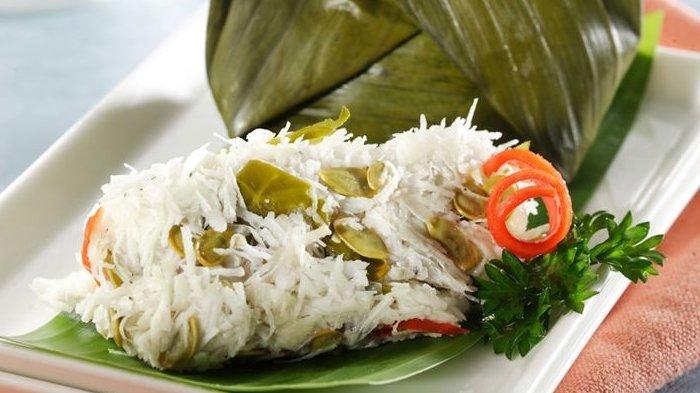 Cara Bikin Botok Petai Cina Super Enak, Menu Pelengkap Makan Siang yang ...