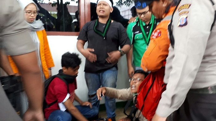 BREAKING NEWS - Demo Mahasiswa di Kantor Walikota Balikpapan ... BREAKING NEWS - Demo Mahasiswa di Kantor Walikota Balikpapan ...