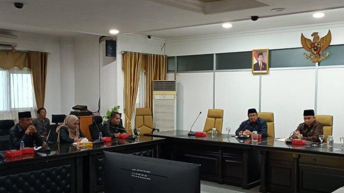 DPRD Paser Perjuangkan Guru Inklusi untuk Bisa Diperlakuan Sama ...