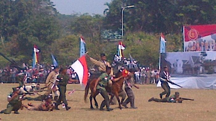 Wow, Ada Jenderal Sudirman di Lapangan Merdeka - Tribunkaltim.co