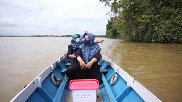 Floating Library di Berau, Ajak Anak Tepi Sungai untuk Gemar Membaca ...