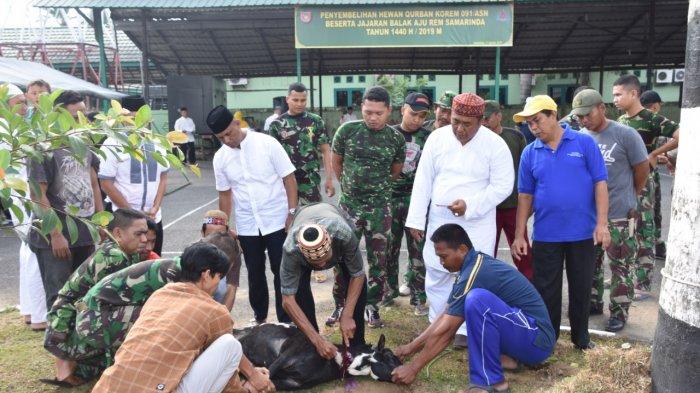 Korem 091/ASN Sembelih 9 Hewan Kurban, Danrem : Bentuk Sikap Rela ...
