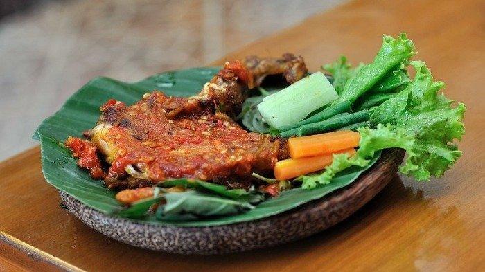 Kuliner Penyetan Enak, Harga Murah Meriah dan Sambalnya Super Pedas di Surabaya untuk Makan ...