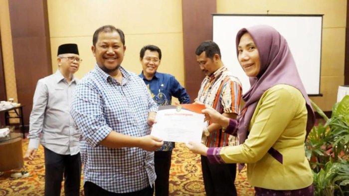Jadi Narasumber Pelatihan, Ketua DPRD Kukar Apresiasi Lembaga Riset ... Jadi Narasumber Pelatihan, Ketua DPRD Kukar Apresiasi Lembaga Riset ...