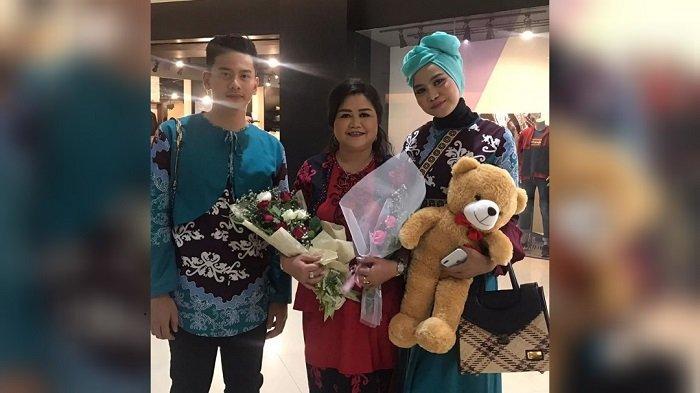 Promosikan Batik Takaq, Ketua Dekranasda Kubar: Generasi Muda Harus ...