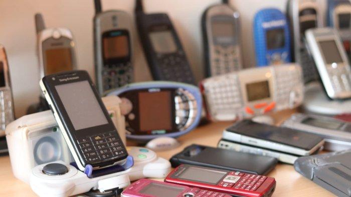 Melestarikan Handphone Zaman Dahulu di Balikpapan untuk Edukasi ...