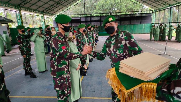 Yonif 611/Awl Gelar Tradisi Pelepasan 29 Prajurit Purna Bakti - Tribunkaltim.co