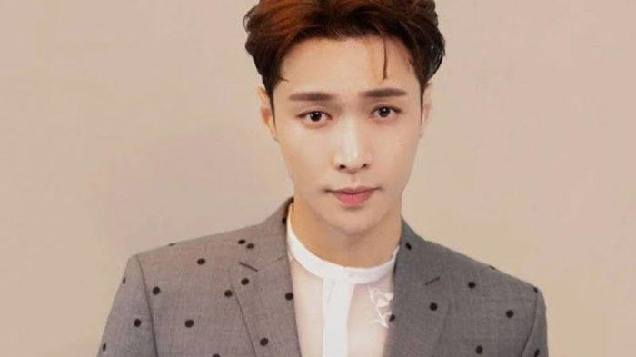 Kabar Gembira bagi EXO-L, Lay Dikabarkan Ikut Comeback Bareng EXO ...