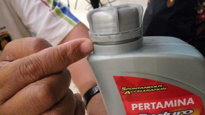 CUKUP CEK Tutup Botol & Lihat Warna! Inilah 4 Cara Membedakan Oli Palsu ...