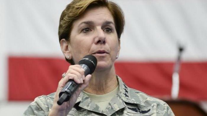 Inilah Wanita Pertama Amerika Serikat yang Menjadi Komando Perang ...