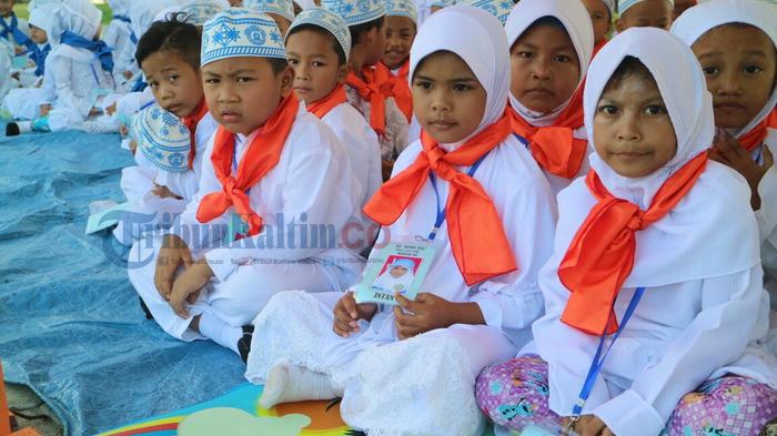 Ratusan Murid TK Ikut Manasik Haji, Senang Bisa Lihat Kabah dan Unta ...