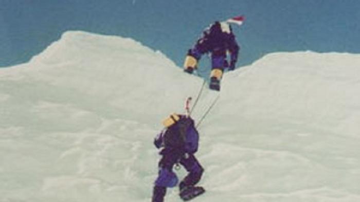 Sampai Puncak Mount Everest, Asmujiono Diselamatkan Allah Berkat Adzan ...
