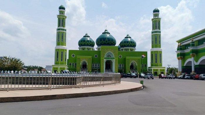 Satu dari Tiga Simbol Toleransi, Masjid Agung Al-Jauhar Yasfi Kampung ...