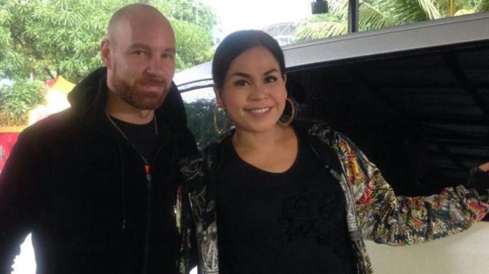 Melaney Ricardo Ungkap Kondisi Suaminya, Tyson Lynch Baru Saja Jalani ...