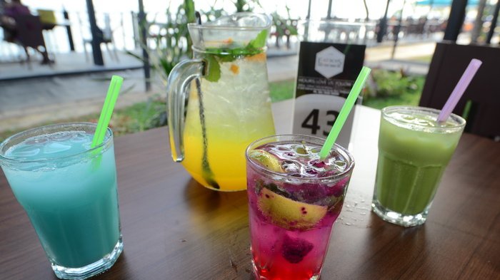 Hmmm, Rasakan Sensasi Kecut Manis Minuman Colorful Party Ini ...