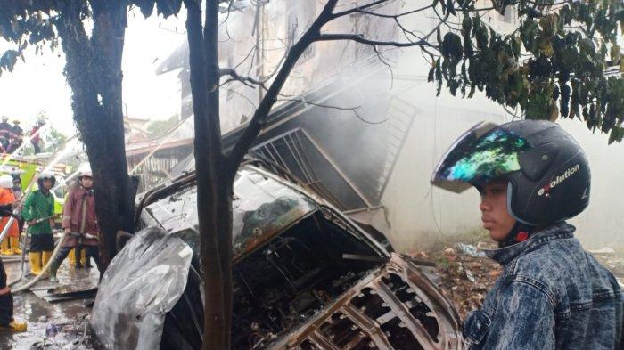 Penyebab Kebakaran di Jalan AW Syahranie Samarinda, Diduga Mobil Tabrak ...