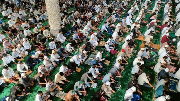 3 Keutamaan Mengerjakan Sholat Jumat, Lengkap dengan Bacaan Niat dan ...