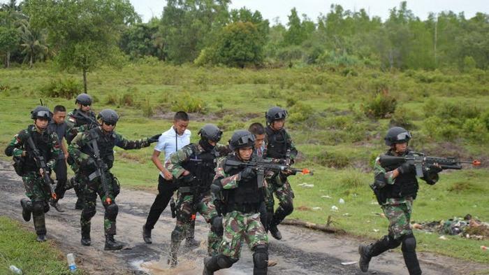Kenali Pasukan Tempur TNI Angkatan Darat, Berdasarkan Warna Baret yang ...