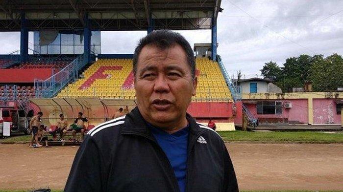 PELATIH SEMEN PADANG Syafrianto Rusli Nyatakan Mundur Setelah Kalah di Kandang dari Tira ...