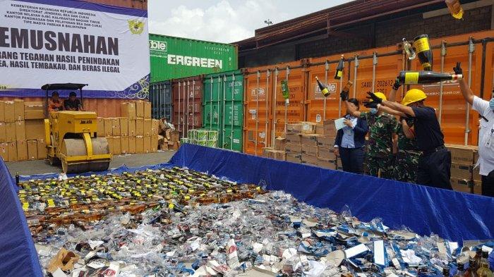 Bea Cukai Musnahkan 5 Juta Batang Rokok dengan Cara Dibakar - Tribunkaltim.co